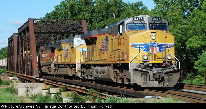 A western trio of motive power on NS 214